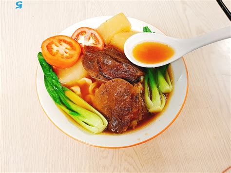 半島牛肉麵的菜單、評論、圖片台北市信義區好吃、cp值超高的中式麵食店 愛玩記