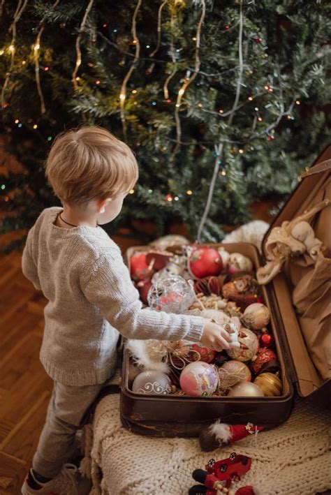 Елку наряжаем 🎄 в 2024 г Семейные новогодние фотографии