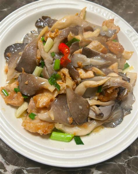 【平菇炒肉片的做法步骤图，平菇炒肉片怎么做好吃】允儿家的小食记下厨房