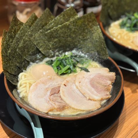 【家系ラーメン】が大好きな男性。スープまで飲み干す生活を続けていたが→ある日、久々に”味噌汁”を飲んだ結果「え」 愛カツ