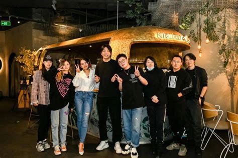 酷酷的天放喜剧人背后的非喜剧人生 滕根 表演 父母