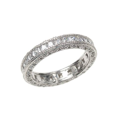 섬세한 디자인의 반지 모델 Marcad