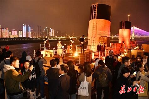在武汉读长江沿着长江读懂中国万里长江行完成首站探访 武汉 新闻中心 长江网 cjn cn