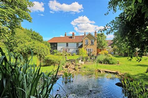 High Street Stanstead Abbotts Sg12 6 Bed Detached House £1 450 000