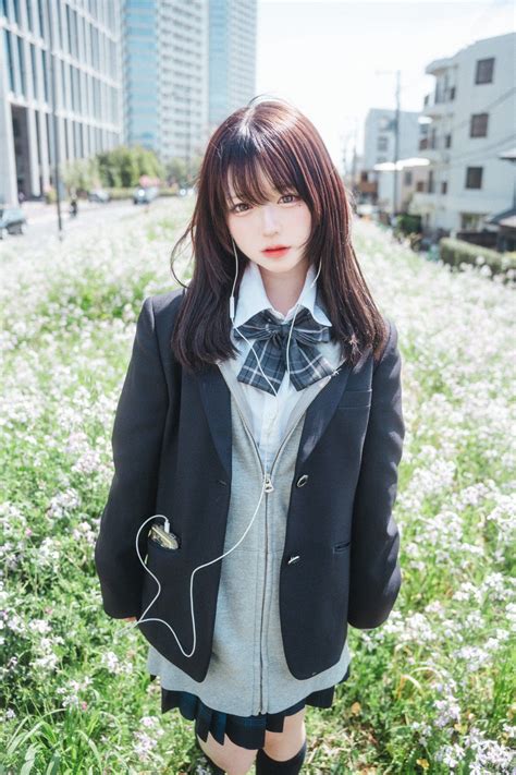 ボード「poses And Photo Reference」のピン【2024】 女性モデルポーズ 女子高生ファッション 女 かわいい