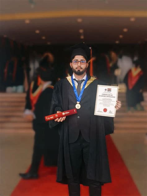 graduation softwareengineering academicexcellence goldmedalist cardiffmet icbtcampus