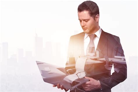 Premium Photo Businessman Using Laptop