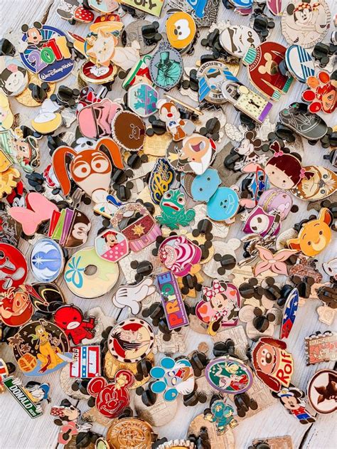 Disney Trading Pin Bundles 5 10 15 20 100 Tradeable Disney Etsy