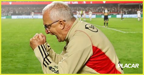 Dorival cumpre promessa feita aos atletas e exalta torcida do São Paulo