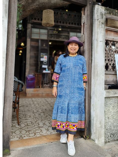 เดรสยาว ผ้าใยกัญชงเขียนเทียน ต่อพลีท ระบาย เชิงปักมือ ปักไหม จิก ลูกเต๋า รอบอก Freesize 44 รอบ