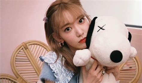 Miyawaki Sakura Writes This To Fans After It Was Confirmed Shes Joining Source Music Upcoming