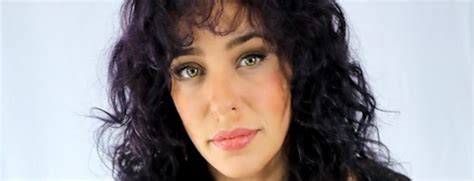 Danielle Nicole Neue Single Make Love Ab Sofort Das Neue Album The Love You Bleed Am 26