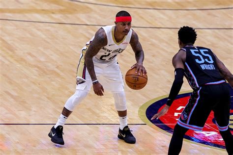 Nba News Lakers Host Isaiah Thomas Darren Collison For Workouts