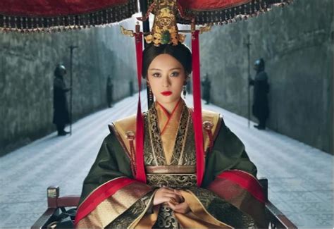 羋月傳：魏夫人用先王后遺物給羋姝敬茶，羋月一把摔了杯子真解氣 每日頭條