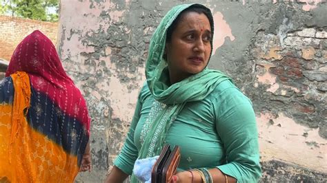 मायके से विदाई के वक्त पीछे को देखती रह गई😌️पर क्या करे बेटिया तो परायी