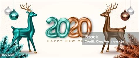 새해 복 과 메리 크리스마스 현실적인 3d 사슴과 2020 텍스트 축제 배너 금 순록과 Xmas 녹색 금속 배너 엽서 웹