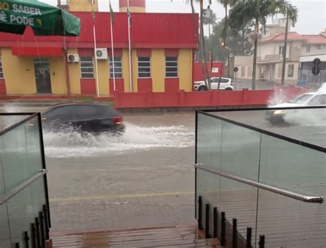 Chuva Volta A Alagar Ruas De Tubarão Neste Domingo Sulinfoco