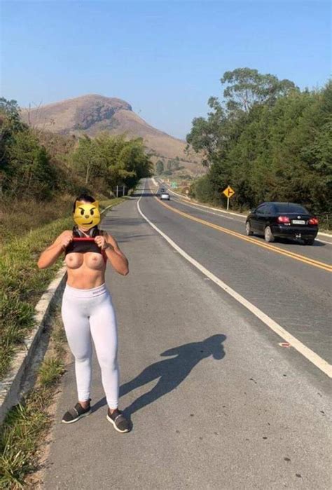 Loirinha Deliciosa Que Adora Se Exibir Ao Ar Livre Porno Carioca