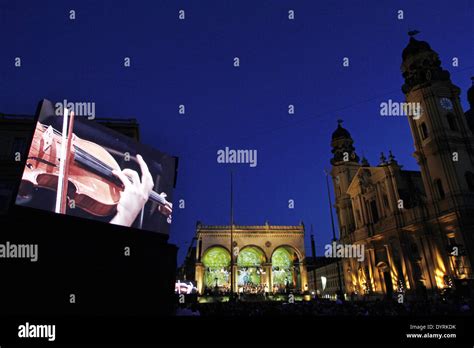 Klassik Am Odeonsplatz In München 2012 Stockfotografie Alamy