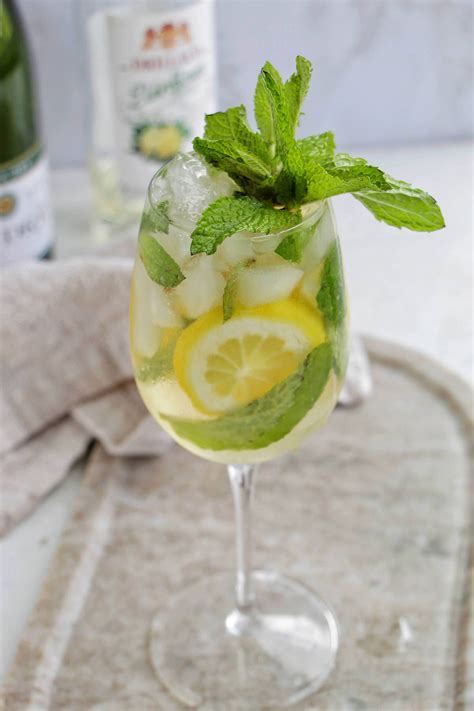 Hugo Spritz 🍹 La Ricetta Autentica E 5 Varianti Da Provare Subito