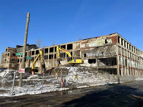 Demolition Begins On Another Large Section Of Detroits Abandoned
