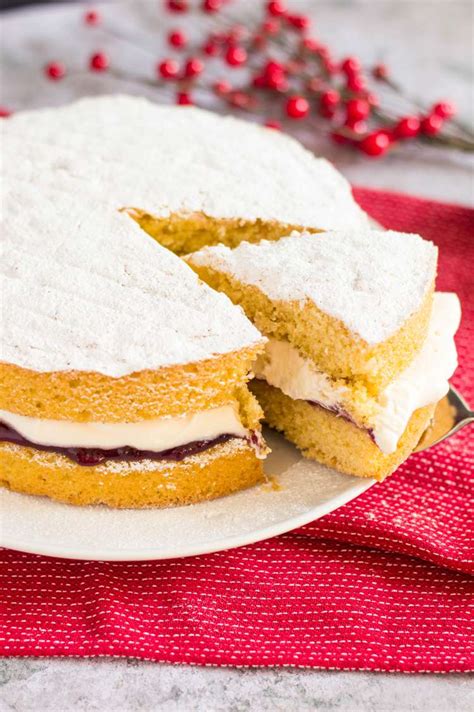Christmas Spiced Victoria Sponge Cake Recipe