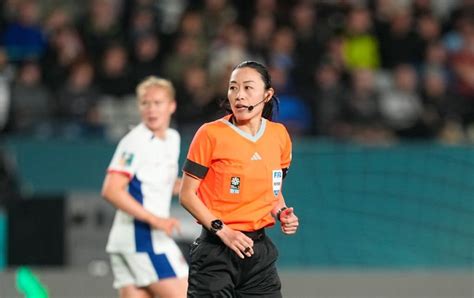 ისტორიული ამბავი ფეხბურთში მსაჯმა გადაწყვეტილება მიკროფონში გამოაცხადა