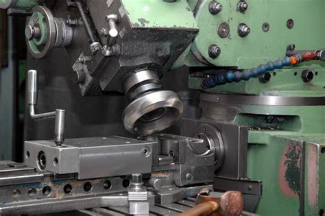 CNC Machining VS Manual Machining What Is The Difference Between CNC