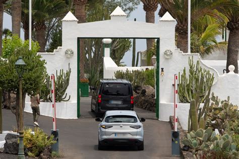 Pedro Sánchez llega a Lanzarote para pasar unos días de descanso en La Mareta EFE