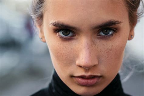 VERY CLOSE UP MAKE AN IMPACT WITH YOUR PORTRAITS
