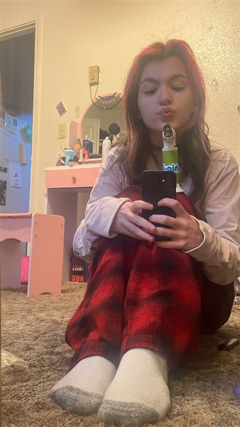 𖡮r𖤞jecta𖡮𖤞rn on Twitter RT haileywaifu69 I hope I m somebody s type