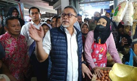 Blusukan Di Pasar Semarang Mendag Alhamdulillah Harga Kebutuhan Pokok