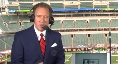 Kevin Harlans Calls During Sundays Game Went Viral