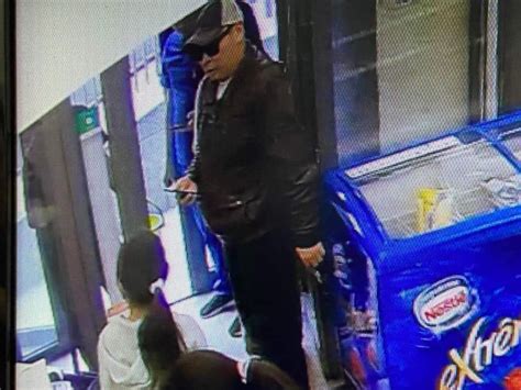 ШУУРХАЙ Үл таних иргэн 10 13 насны 2 хүүхдийг авч явах гэж оролдсон гэх хэргийг цагдаагийн