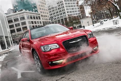 Chrysler Might Be Stuffing The 707 Hp Hellcat Engine Into Its Flagship