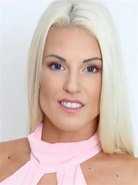 Amiee Cambridge Wiki Bio Age Height Weight Net Worth Wikiindetail