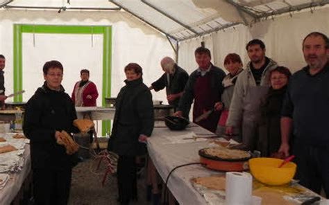Téléthon La bonne humeur au stand crêpes Le Télégramme
