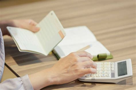 「住民税非課税世帯等」への10万円給付、締め切り間近の自治体も。住民税非課税となる要件と所得目安は 世代別「住民税非課税世帯の割合」も一覧表で