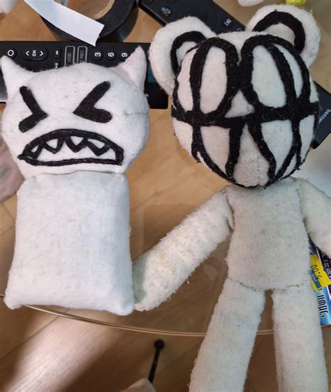 Bear And This Weird Rectangle Motherfucker R Radioheadcirclejerk