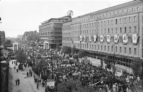 Cedet Warszawska Ikona Powojennego Funkcjonalizmu