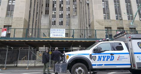Manhattan Grand Jury Investigating Trump Unlikely To Decide On Any