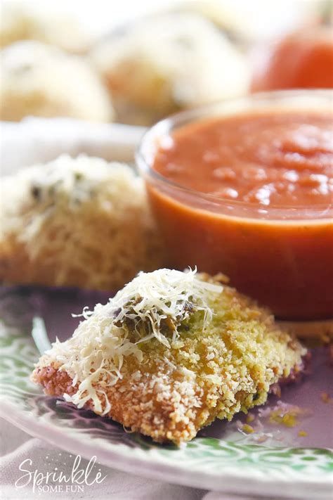 Toasted Spinach Pesto Ravioli ⋆ Sprinkle Some Fun
