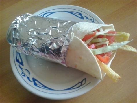 Shaorma De Post Făcută în Casă O Mâncare Foarte Colorată și Sănătoasă