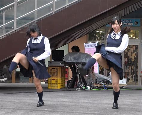 踊るパンチラ大捜査線！ダンスでパンツが見えちゃった女の子達のパンチラ画像 ぴんくなでしこ：エロい素人画像まとめ