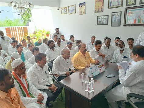 మా భవిష్యత్ ఏమిటి సుదర్శన్ రెడ్డి షబ్బీర్ అలీలను కలిసిన బాన్సువాడ