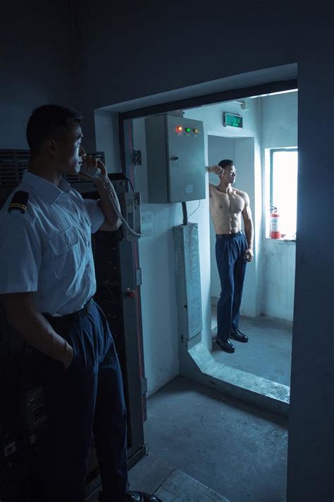 遇見另一個自己！大長腿空少九頭身，身材比例剛剛好 每日頭條