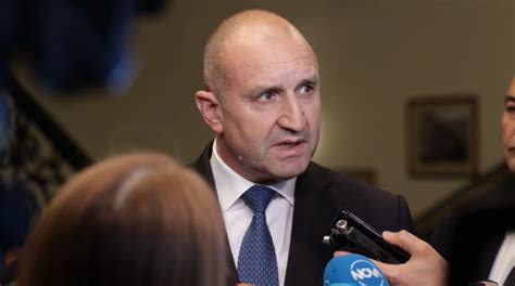 ТОП АНАЛИЗ Радев остана сам отложи ли създаването на партия шансовете му са много малки