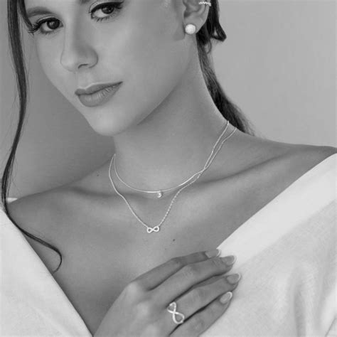 Clara Janair Modeling Agency