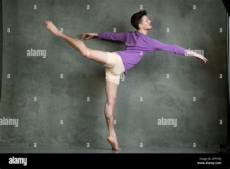 Male Dancer In Dyanmic Dance Pose In Photo Studio Stock Photo Alamy
