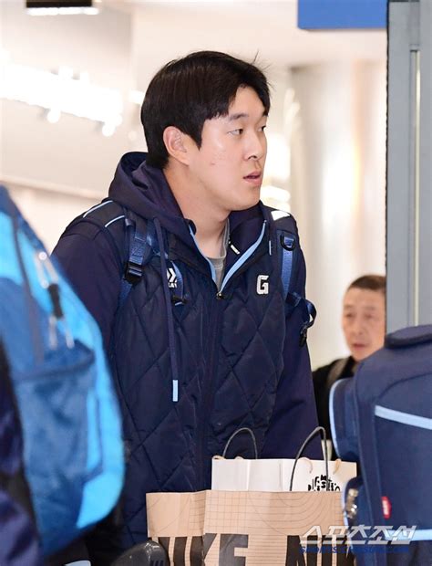 포토 나승엽 캠프 훈련 건강하게 마쳤습니다